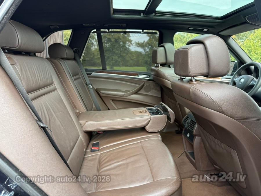 Melns BMW X5 2008 Tartu, ar dzinēja tilpumu 3.00 L un nobraukumu 404 tūkst. km par 7999 €, foto 10 vietnē AUTOMOTO.COM.LV