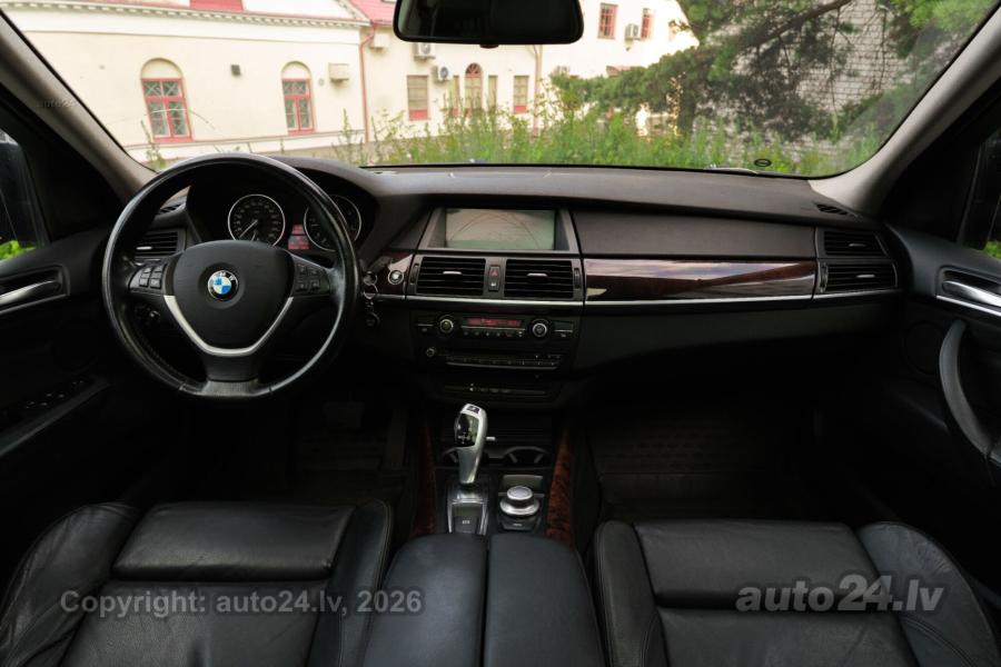 Black BMW X5 2009 in Tartu, with an engine capacity of 3.00 L and mileage of 465 thousand km for 6500 €, photo 8 on AUTOMOTO.COM.LV