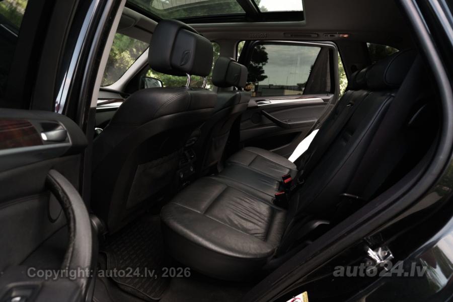 Black BMW X5 2009 in Tartu, with an engine capacity of 3.00 L and mileage of 465 thousand km for 6500 €, photo 11 on AUTOMOTO.COM.LV