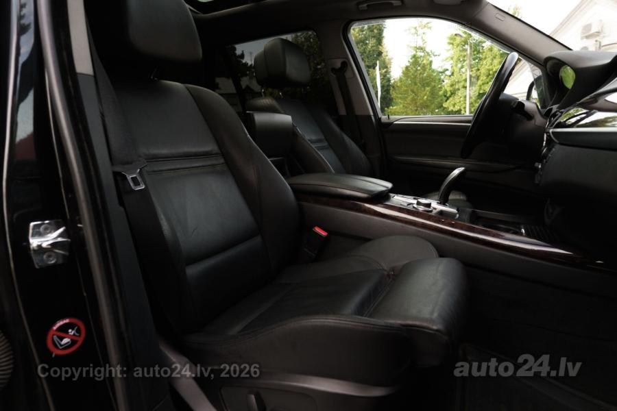 Black BMW X5 2009 in Tartu, with an engine capacity of 3.00 L and mileage of 465 thousand km for 6500 €, photo 12 on AUTOMOTO.COM.LV