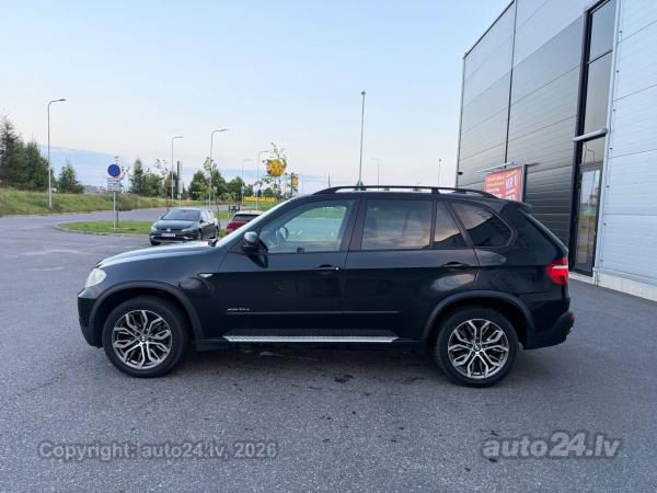 Melns BMW X5 2009 Tartu, ar dzinēja tilpumu 3.00 L un nobraukumu 394 tūkst. km par 7800 €, foto 5 vietnē AUTOMOTO.COM.LV