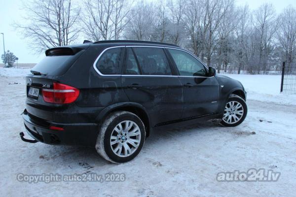 Melns BMW X5 2010 Tallina, ar dzinēja tilpumu 3.00 L un nobraukumu 344 tūkst. km par 10900 €, foto 1 vietnē AUTOMOTO.COM.LV