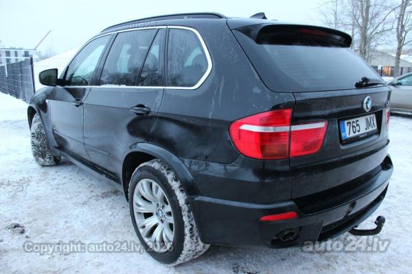 Melns BMW X5 2010 Tallina, ar dzinēja tilpumu 3.00 L un nobraukumu 344 tūkst. km par 10900 €, foto 7 vietnē AUTOMOTO.COM.LV