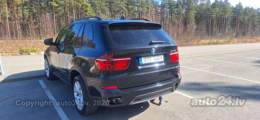 Black BMW X5 2010 in Tallinn, with an engine capacity of 3.00 L and mileage of 350 thousand km for 10500 €, photo 3 on AUTOMOTO.COM.LV