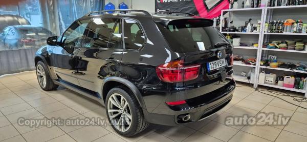 Melns BMW X5 2011 Tallina, ar dzinēja tilpumu 3.00 L un nobraukumu 209 tūkst. km par 15850 €, foto 1 vietnē AUTOMOTO.COM.LV