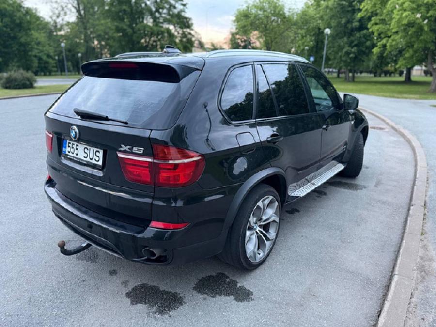 Melns BMW X5 2011 Narva, ar dzinēja tilpumu 0.00 L un nobraukumu 294 tūkst. km par 11499 €, foto 5 vietnē AUTOMOTO.COM.LV