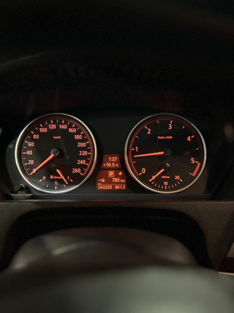Melns BMW X5 2011 Mardu, ar dzinēja tilpumu 0.00 L un nobraukumu 242 tūkst. km par 11000 €, foto 7 vietnē AUTOMOTO.COM.LV