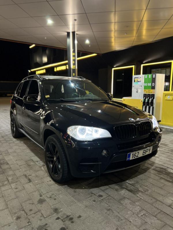Black BMW X5 2011 in Maardu, with an engine capacity of 0.00 L and mileage of 242 thousand km for 11000 €, photo 3 on AUTOMOTO.COM.LV