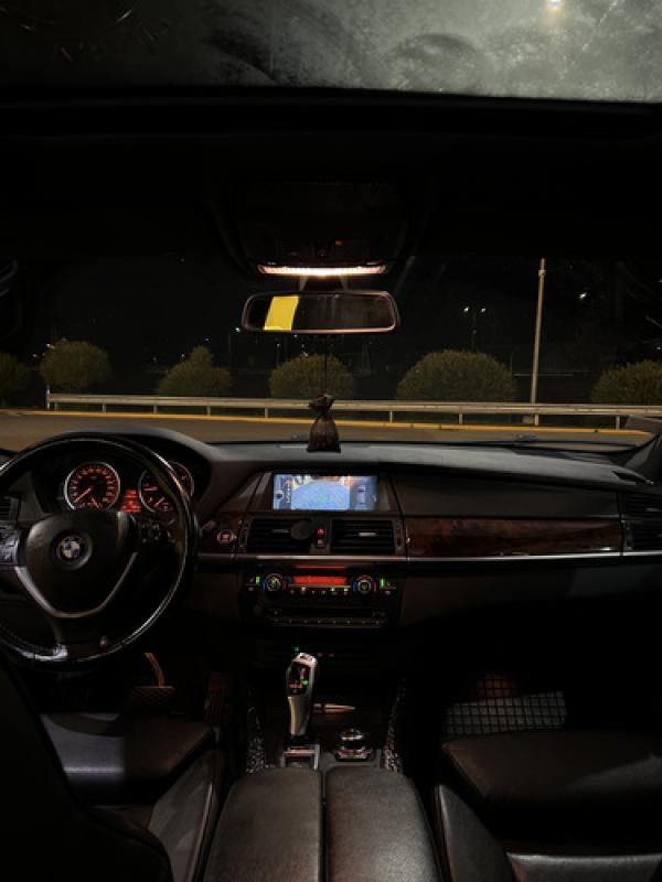 Black BMW X5 2011 in Maardu, with an engine capacity of 0.00 L and mileage of 242 thousand km for 11000 €, photo 9 on AUTOMOTO.COM.LV