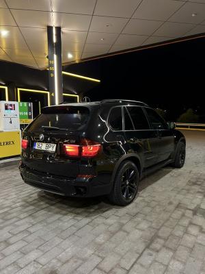 Black BMW X5 2011 in Maardu, with an engine capacity of 0.00 L and mileage of 242 thousand km for 11000 €, photo 14 on AUTOMOTO.COM.LV