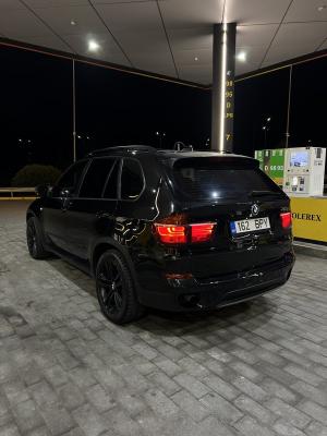 Black BMW X5 2011 in Maardu, with an engine capacity of 0.00 L and mileage of 242 thousand km for 11000 €, photo 15 on AUTOMOTO.COM.LV