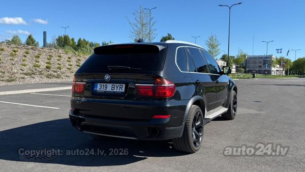 Black BMW X5 2012 in Parnu, with an engine capacity of 3.00 L and mileage of 305 thousand km for 10200 €, photo 4 on AUTOMOTO.COM.LV
