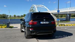 Melns BMW X5 2012 Pērnava, ar dzinēja tilpumu 3.00 L un nobraukumu 305 tūkst. km par 10200 €, foto 8 vietnē AUTOMOTO.COM.LV