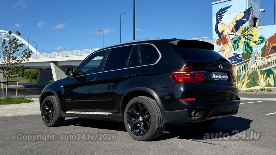 Melns BMW X5 2012 Pērnava, ar dzinēja tilpumu 3.00 L un nobraukumu 305 tūkst. km par 10200 €, foto 9 vietnē AUTOMOTO.COM.LV