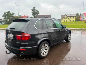 Black BMW X5 2012 in Tallinn, with an engine capacity of 3.00 L and mileage of 371 thousand km for 12600 €, photo 4 on AUTOMOTO.COM.LV