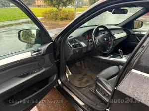 Black BMW X5 2012 in Tallinn, with an engine capacity of 3.00 L and mileage of 371 thousand km for 12600 €, photo 9 on AUTOMOTO.COM.LV