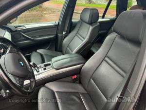 Black BMW X5 2012 in Tallinn, with an engine capacity of 3.00 L and mileage of 371 thousand km for 12600 €, photo 10 on AUTOMOTO.COM.LV