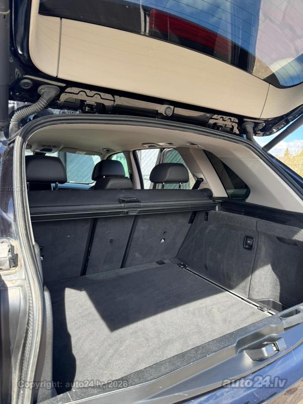 Black BMW X5 2016 in Tallinn, with an engine capacity of 3.00 L and mileage of 241 thousand km for 21999 €, photo 10 on AUTOMOTO.COM.LV