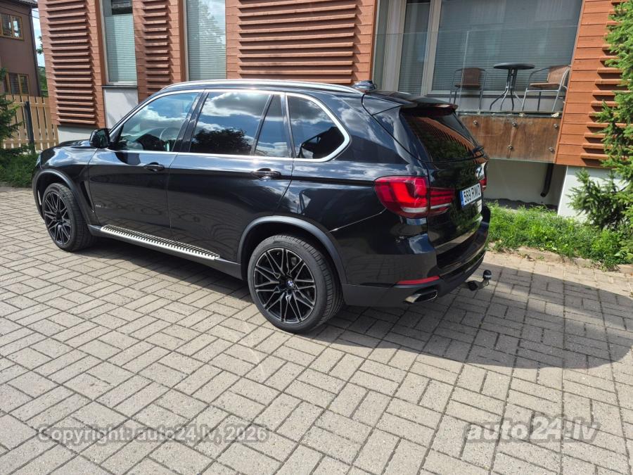 Melns BMW X5 2016 Tartu, ar dzinēja tilpumu 3.00 L un nobraukumu 200 tūkst. km par 23000 €, foto 3 vietnē AUTOMOTO.COM.LV