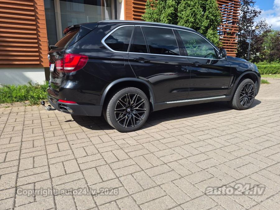 Melns BMW X5 2016 Tartu, ar dzinēja tilpumu 3.00 L un nobraukumu 200 tūkst. km par 23000 €, foto 8 vietnē AUTOMOTO.COM.LV