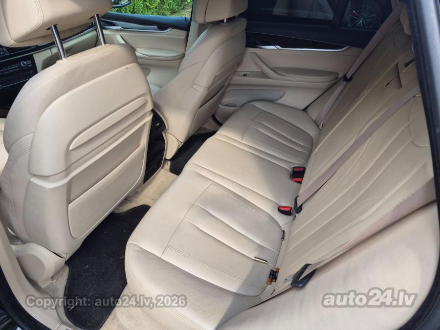 Melns BMW X5 2016 Tartu, ar dzinēja tilpumu 3.00 L un nobraukumu 200 tūkst. km par 23000 €, foto 11 vietnē AUTOMOTO.COM.LV