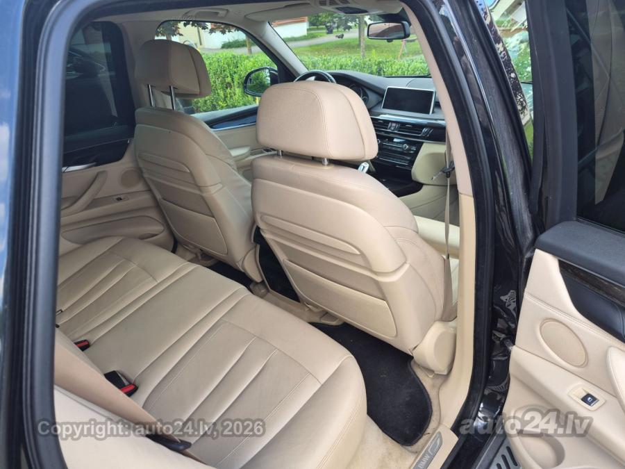 Melns BMW X5 2016 Tartu, ar dzinēja tilpumu 3.00 L un nobraukumu 200 tūkst. km par 23000 €, foto 13 vietnē AUTOMOTO.COM.LV