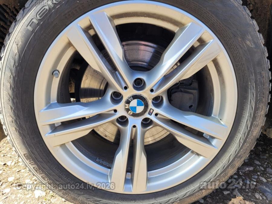 Melns BMW X5 2016 Tartu, ar dzinēja tilpumu 3.00 L un nobraukumu 200 tūkst. km par 23000 €, foto 15 vietnē AUTOMOTO.COM.LV