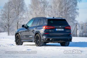Black BMW X5 2018 in Tallinn, with an engine capacity of 3.00 L and mileage of 170 thousand km for 45000 €, photo 6 on AUTOMOTO.COM.LV