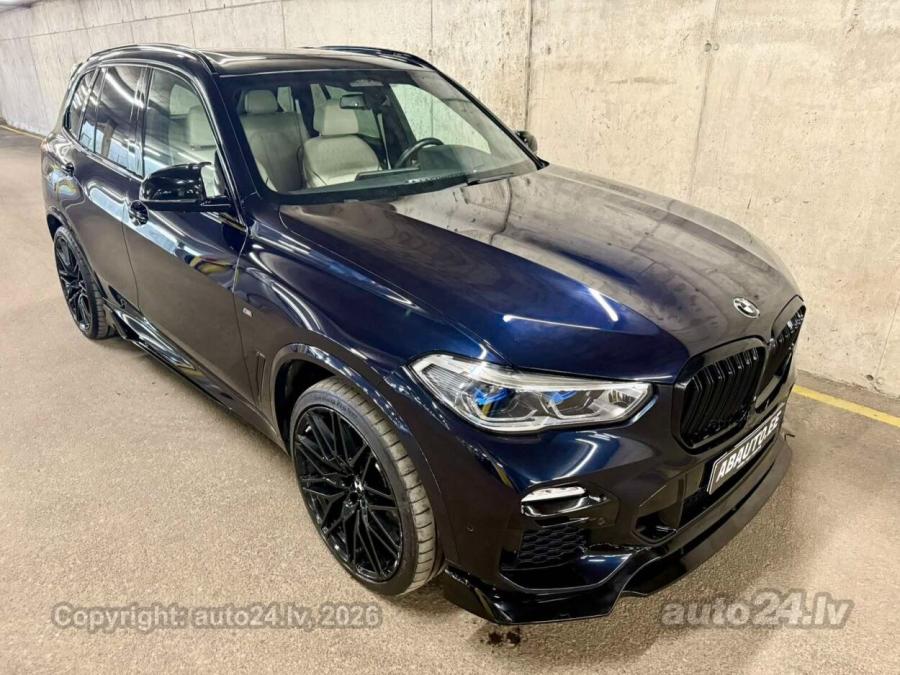 Black BMW X5 2018 in Tallinn, with an engine capacity of 3.00 L and mileage of 124 thousand km for 44995 €, photo 1 on AUTOMOTO.COM.LV