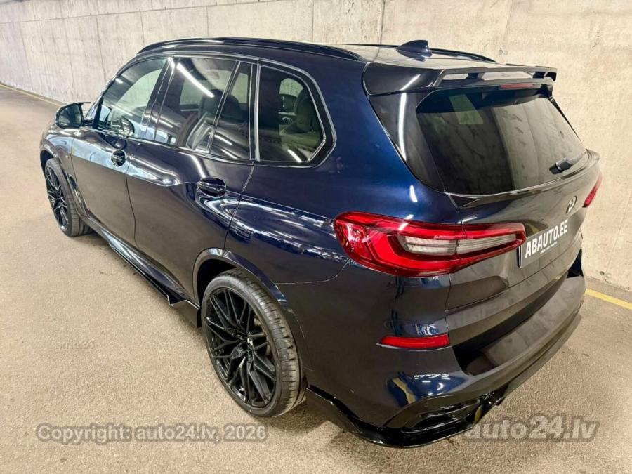 Black BMW X5 2018 in Tallinn, with an engine capacity of 3.00 L and mileage of 124 thousand km for 44995 €, photo 2 on AUTOMOTO.COM.LV