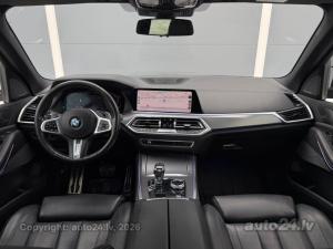 Black BMW X5 2019 in Tallinn, with an engine capacity of 3.00 L and mileage of 256 thousand km for 39900 €, photo 8 on AUTOMOTO.COM.LV