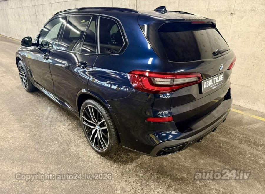 Black BMW X5 2019 in Tallinn, with an engine capacity of 3.00 L and mileage of 129 thousand km for 44995 €, photo 2 on AUTOMOTO.COM.LV