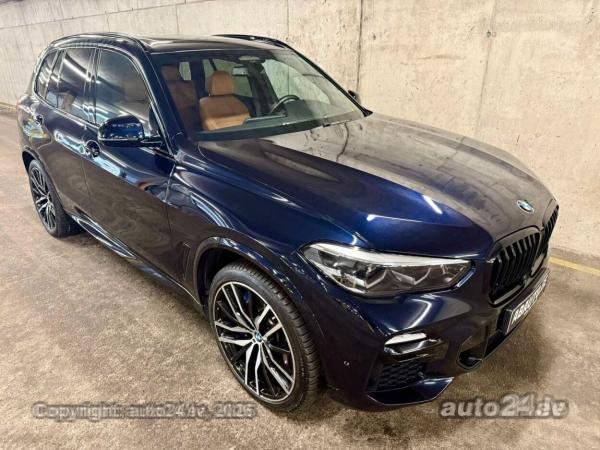 Black BMW X5 2019 in Tallinn, with an engine capacity of 3.00 L and mileage of 129 thousand km for 44995 €, photo 1 on AUTOMOTO.COM.LV