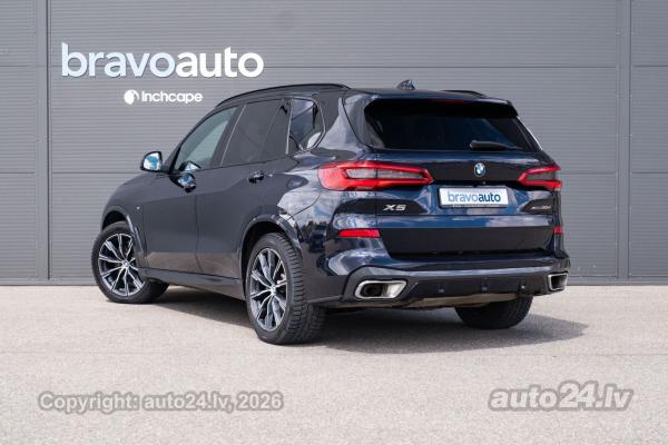Black BMW X5 2019 in Tartu, with an engine capacity of 3.00 L and mileage of 143 thousand km for 46900 €, photo 6 on AUTOMOTO.COM.LV