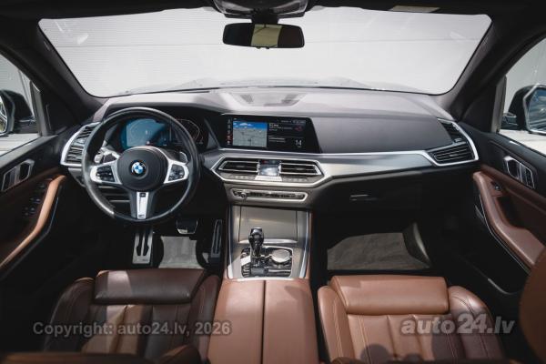 Black BMW X5 2019 in Tartu, with an engine capacity of 3.00 L and mileage of 143 thousand km for 46900 €, photo 9 on AUTOMOTO.COM.LV