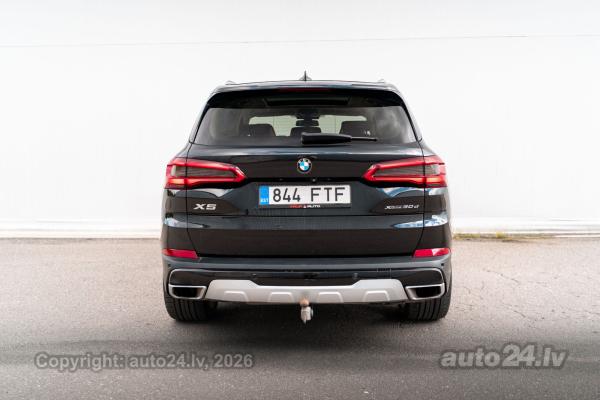 Melns BMW X5 2019 Tartu, ar dzinēja tilpumu 3.00 L un nobraukumu 314 tūkst. km par 27900 €, foto 5 vietnē AUTOMOTO.COM.LV