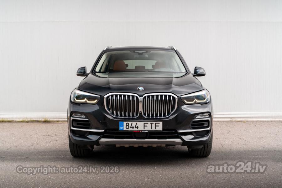 Melns BMW X5 2019 Tartu, ar dzinēja tilpumu 3.00 L un nobraukumu 314 tūkst. km par 27900 €, foto 3 vietnē AUTOMOTO.COM.LV
