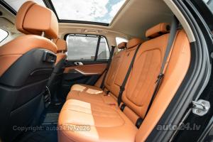 Melns BMW X5 2019 Tartu, ar dzinēja tilpumu 3.00 L un nobraukumu 314 tūkst. km par 27900 €, foto 13 vietnē AUTOMOTO.COM.LV