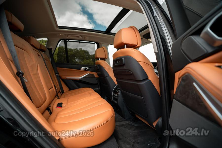 Melns BMW X5 2019 Tartu, ar dzinēja tilpumu 3.00 L un nobraukumu 314 tūkst. km par 27900 €, foto 14 vietnē AUTOMOTO.COM.LV