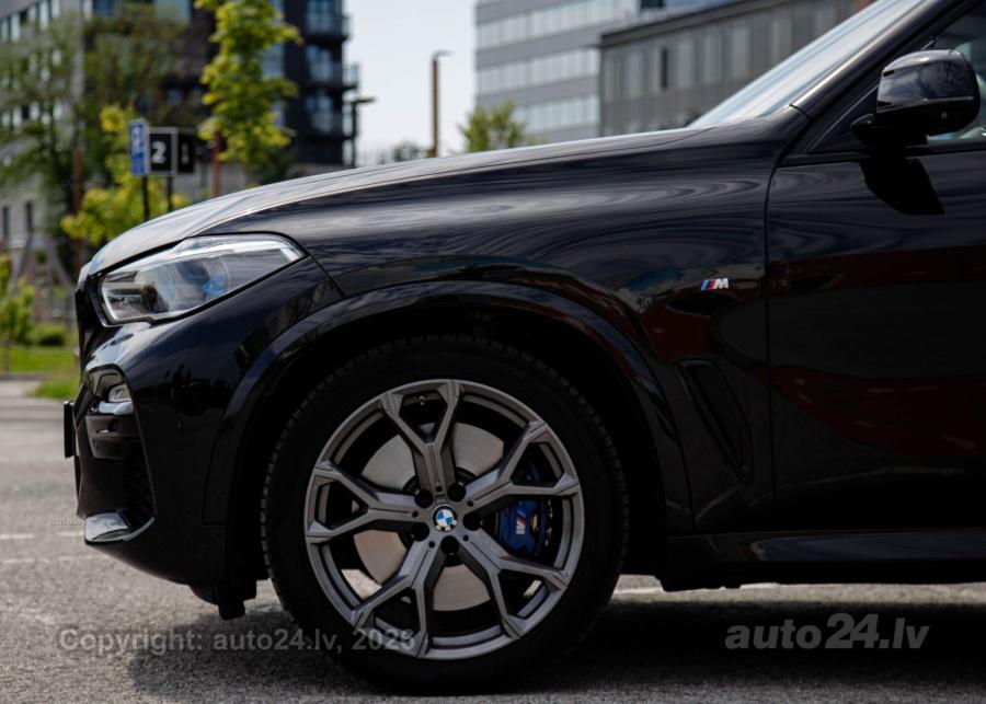 Melns BMW X5 2019 Tallina, ar dzinēja tilpumu 3.00 L un nobraukumu 107 tūkst. km par 52900 €, foto 8 vietnē AUTOMOTO.COM.LV
