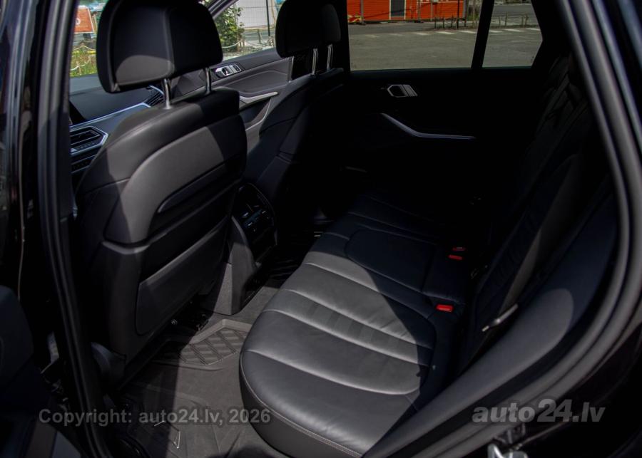 Melns BMW X5 2019 Tallina, ar dzinēja tilpumu 3.00 L un nobraukumu 107 tūkst. km par 52900 €, foto 20 vietnē AUTOMOTO.COM.LV
