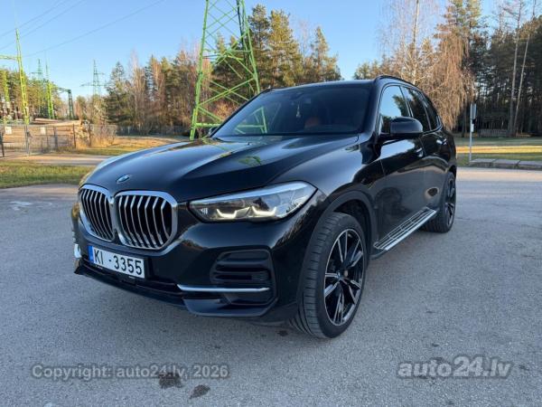 Black BMW X5 2021 in Jekabpils, with an engine capacity of 3.00 L and mileage of 183 thousand km for 41900 €, photo 3 on AUTOMOTO.COM.LV