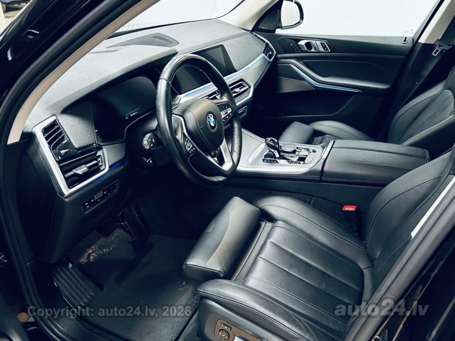 Black BMW X5 2021 in Tallinn, with an engine capacity of 3.00 L and mileage of 58 thousand km for 54900 €, photo 12 on AUTOMOTO.COM.LV