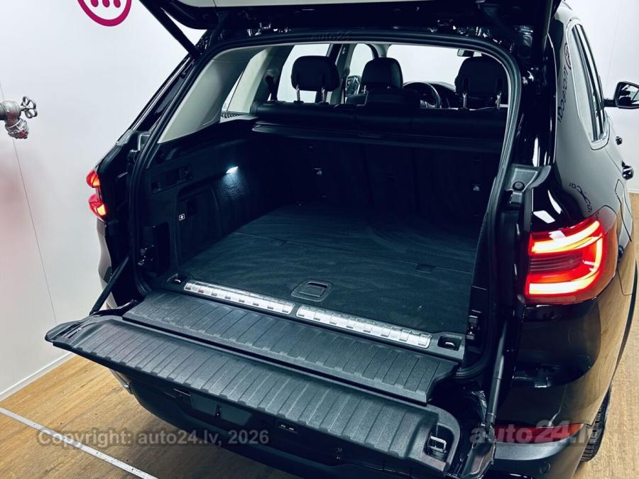 Black BMW X5 2021 in Tallinn, with an engine capacity of 3.00 L and mileage of 58 thousand km for 54900 €, photo 20 on AUTOMOTO.COM.LV