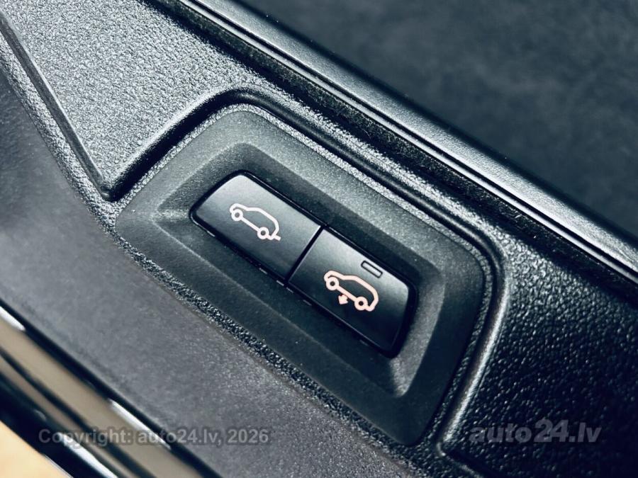 Black BMW X5 2021 in Tallinn, with an engine capacity of 3.00 L and mileage of 58 thousand km for 54900 €, photo 21 on AUTOMOTO.COM.LV