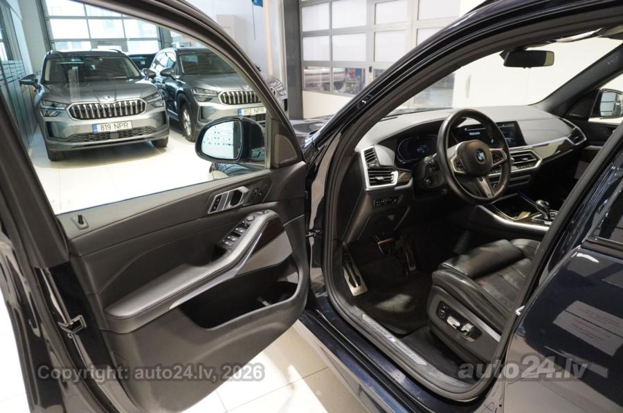 Melns BMW X5 2021 Tallina, ar dzinēja tilpumu 3.00 L un nobraukumu 143 tūkst. km par 54000 €, foto 14 vietnē AUTOMOTO.COM.LV