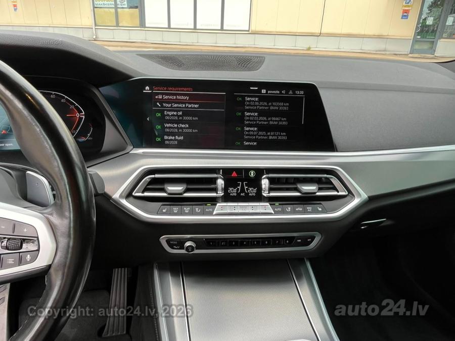 Black BMW X5 2021 in Riga, with an engine capacity of 3.00 L and mileage of 104 thousand km for 37650 €, photo 7 on AUTOMOTO.COM.LV