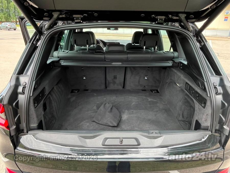 Black BMW X5 2021 in Riga, with an engine capacity of 3.00 L and mileage of 104 thousand km for 37650 €, photo 11 on AUTOMOTO.COM.LV