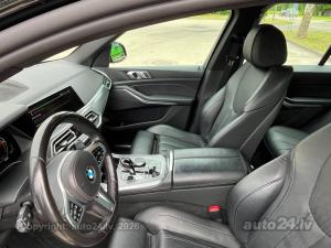 Black BMW X5 2021 in Riga, with an engine capacity of 3.00 L and mileage of 104 thousand km for 37650 €, photo 17 on AUTOMOTO.COM.LV