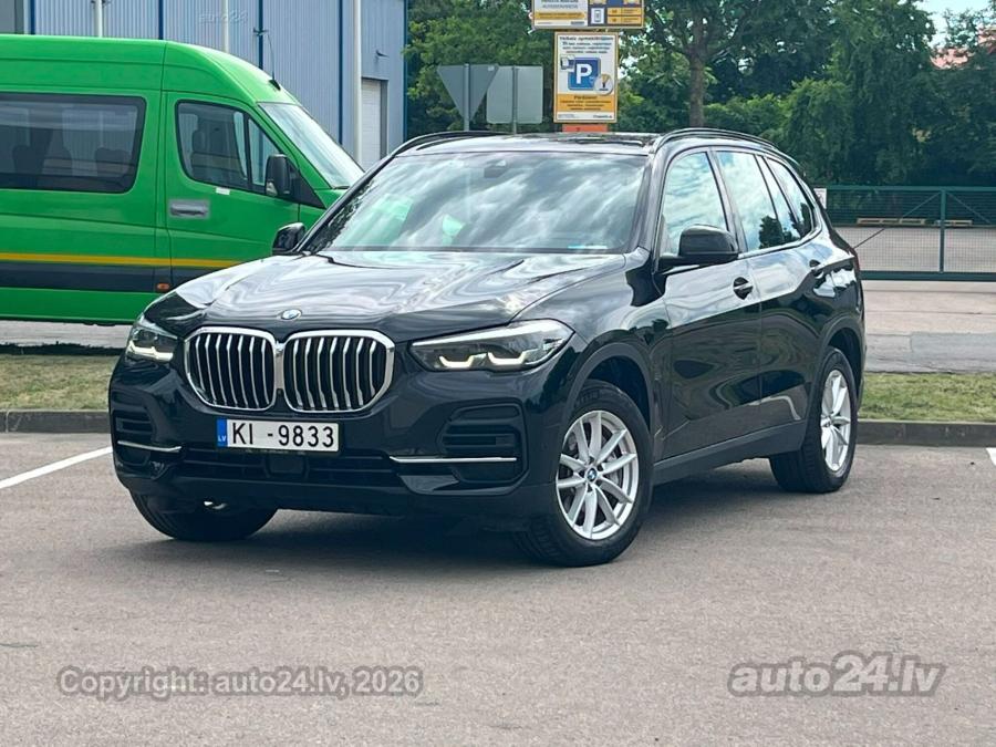 Black BMW X5 2021 in Riga, with an engine capacity of 3.00 L and mileage of 104 thousand km for 37650 €, photo 22 on AUTOMOTO.COM.LV
